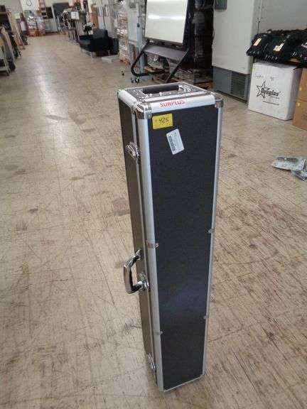 1 EACH-PROJECTION SCREEN W/CASE - Matthews Auctioneers