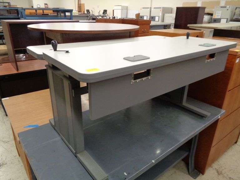 1 EACH-TABLE - Matthews Auctioneers