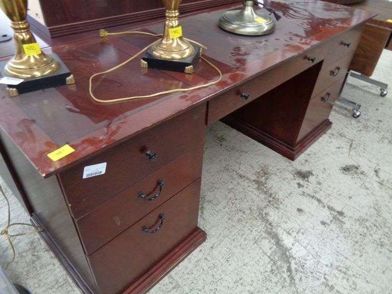 1 EACH-DESK - Matthews Auctioneers