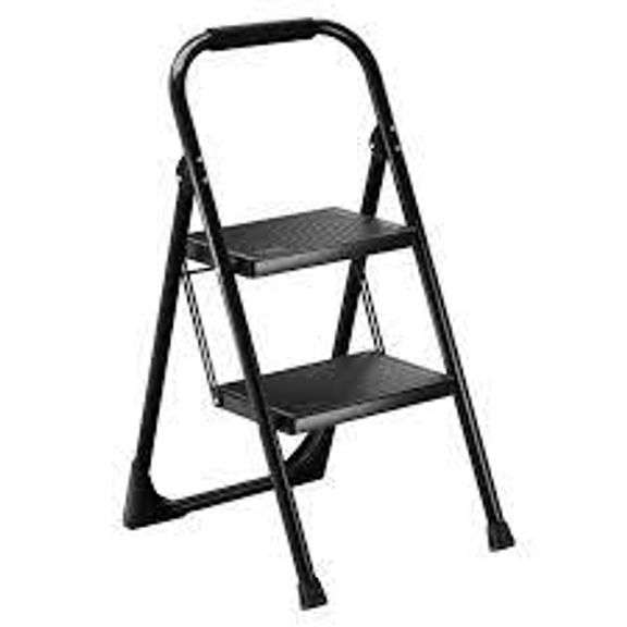 2 step step ladder - Matthews Auctioneers