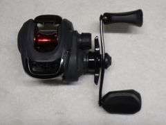 Quantum invade baitcaster reel - Matthews Auctioneers
