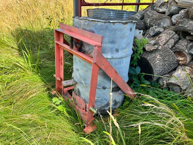 3 Point Carry All for Tractor - Matthews Auctioneers