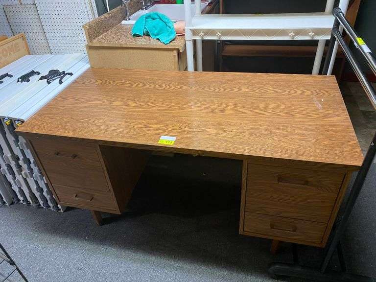 Desk - Matthews Auctioneers