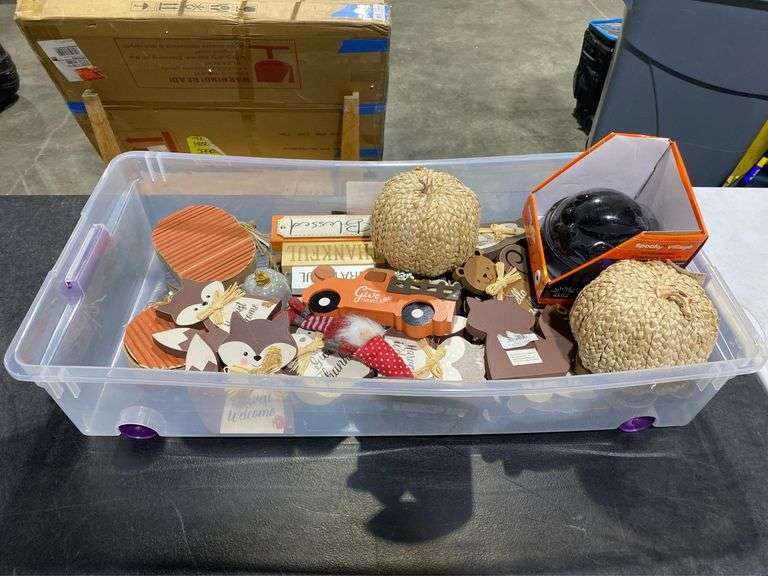 Group Lot of Fall Decor - Matthews Auctioneers