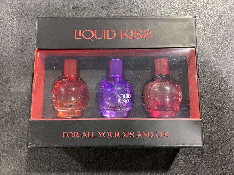 Liquid Kiss Perfume Set - Matthews Auctioneers