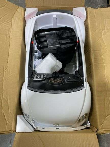 12-Volt Kids Ride On Car Licensed Volkswagen Beetle with Remote Control ...