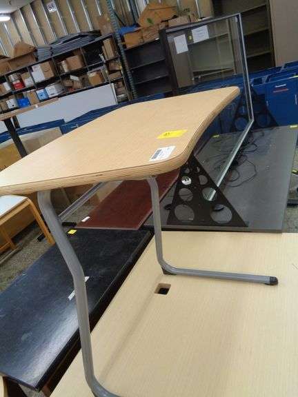 1 EACH-TABLE - Matthews Auctioneers