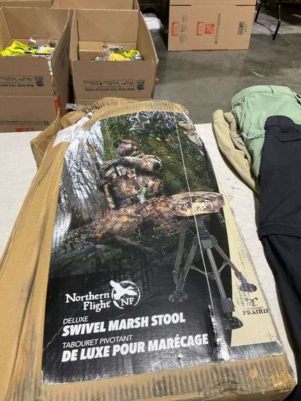 Northern Flight Deluxe Swivel Marsh Stool - Matthews Auctioneers