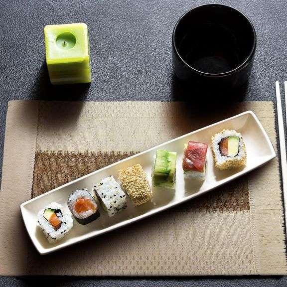 Bencailor 8 Pcs Placemats Anti Slip and Heat Resistant Table Mat ...