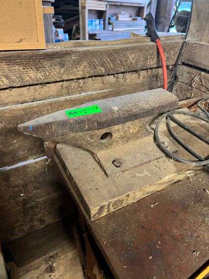 Railroad Anvil - Matthews Auctioneers
