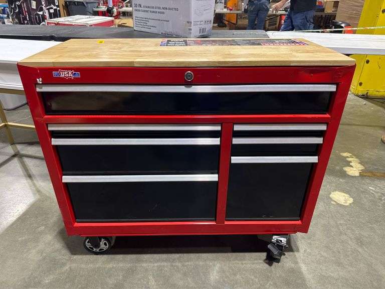 41 Craftsman Tool Chest - Matthews Auctioneers