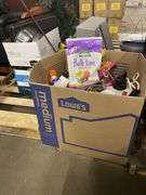 Misc Box Lot - Matthews Auctioneers