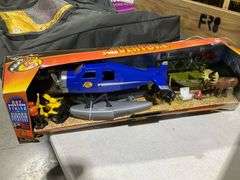 Cabela's Float Plane Hunting Adventure Playset - Matthews Auctioneers
