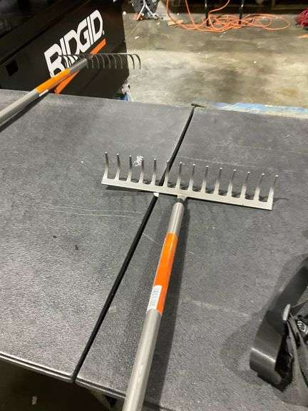 Fiskars Ergo Aluminum Garden Rake (60"): Steel Tines, Soil Leveling ...