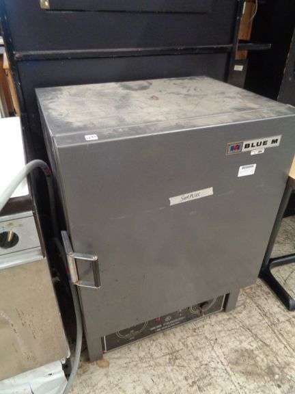 1 BLUE M DRYING OVEN - Matthews Auctioneers