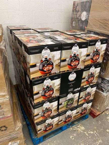 Pallet of A Grade Members Mark Halloween Product - Matthews Auctioneers