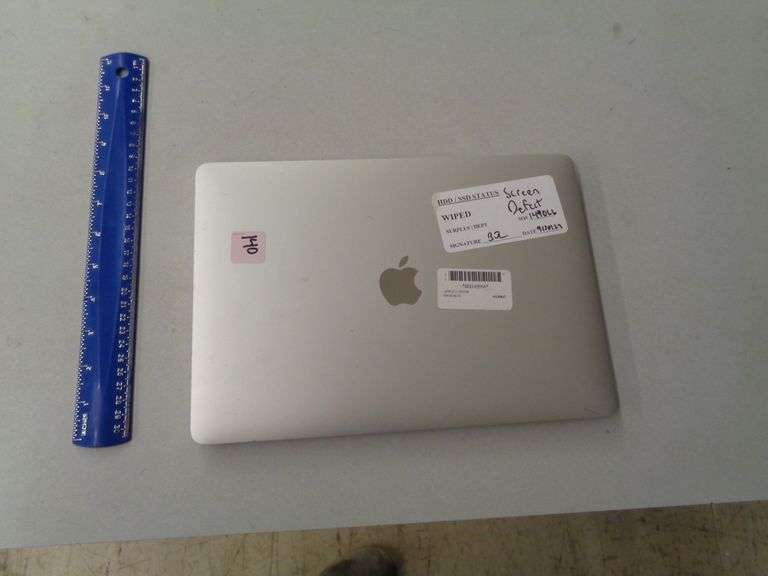1 APPLE LAPTOP SCREEN DEFECT - Matthews Auctioneers