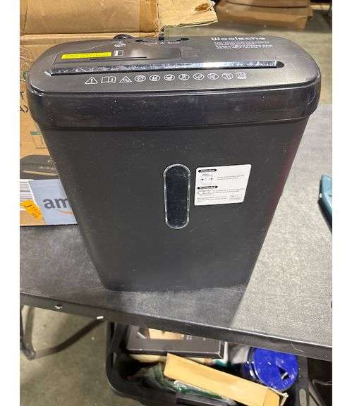 Strip-Cut paper shredder Max. 10 sheets - Matthews Auctioneers