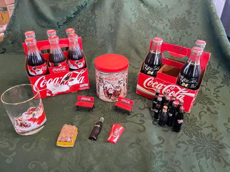 Coca Cola lot - Matthews Auctioneers