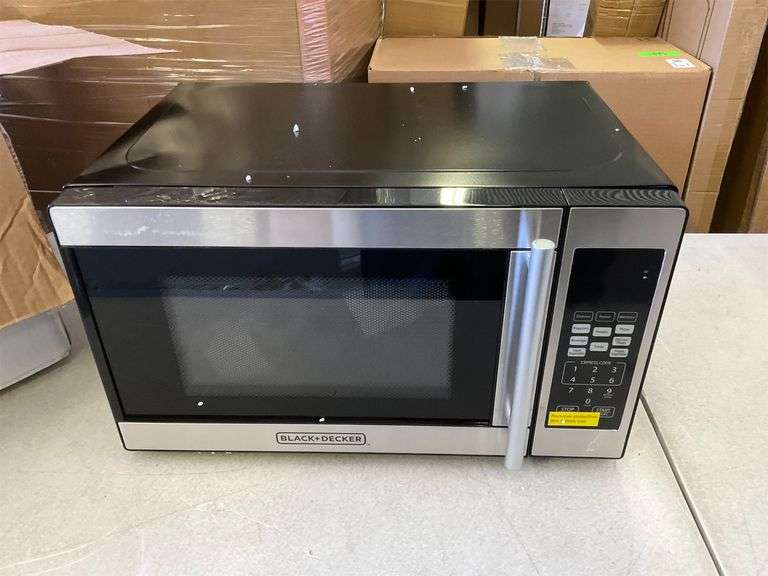 BLACK+DECKER 0.7 cu ft 700W Microwave Oven - Black - EM720CPN-P ...