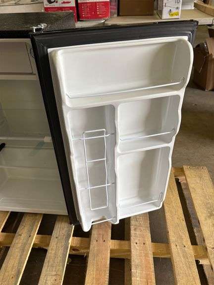 Igloo Mini Fridge Matthews Auctioneers