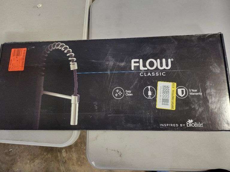 FLOW Classic Series Single-Handle Pull-Down Spring Neck Sprayer Kitchen ...