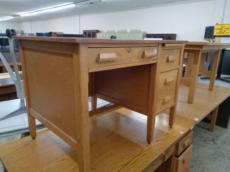 1 EACH-DESK - Matthews Auctioneers