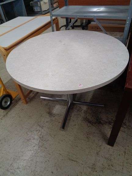 1 EACH-TABLE - Matthews Auctioneers
