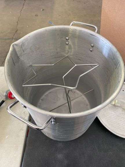 Cabelas Propane Cooker with Pot - Matthews Auctioneers