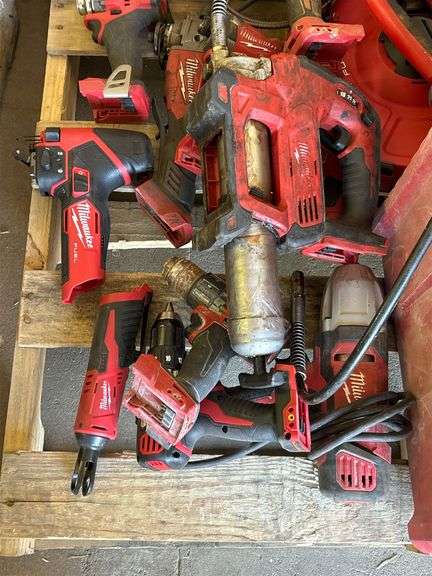 Milwaukee NON WORKING/DAMAGED Tool Pallet - Matthews Auctioneers