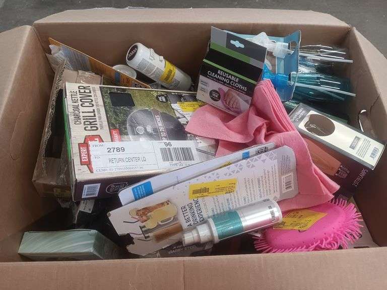 Miscellaneous associate box - Matthews Auctioneers