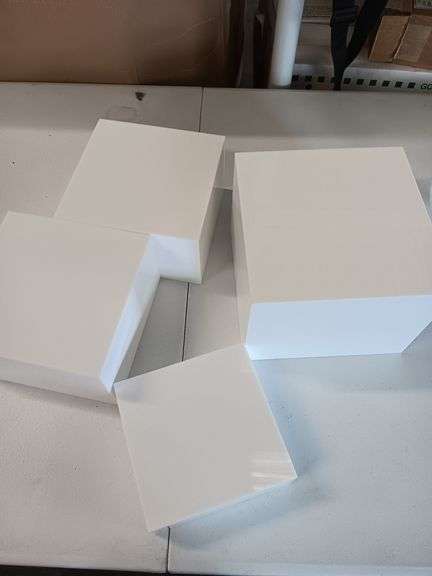 White plastic display cubes - Matthews Auctioneers