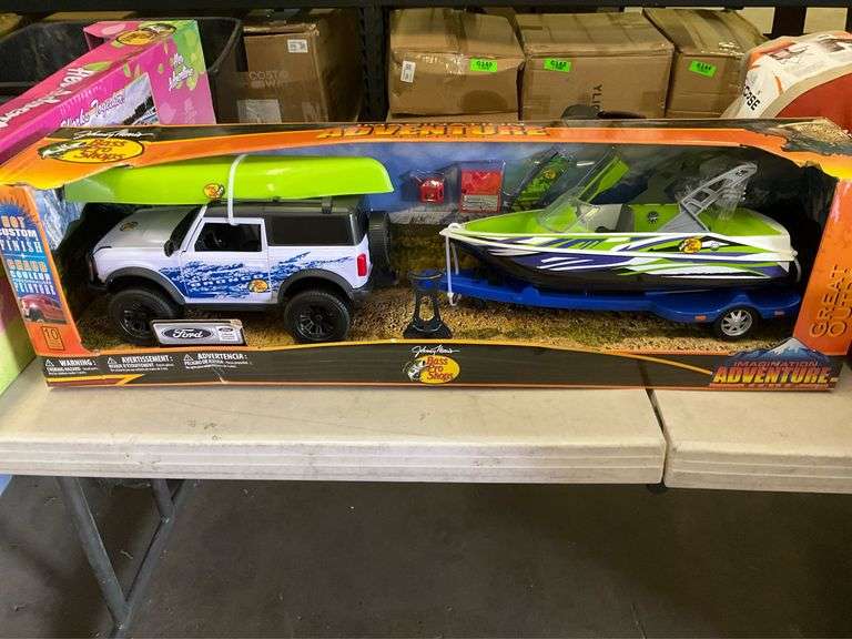 Bass Pro Shops Deluxe Ford Bronco Wake Boat Adventure Playset for Kids ...