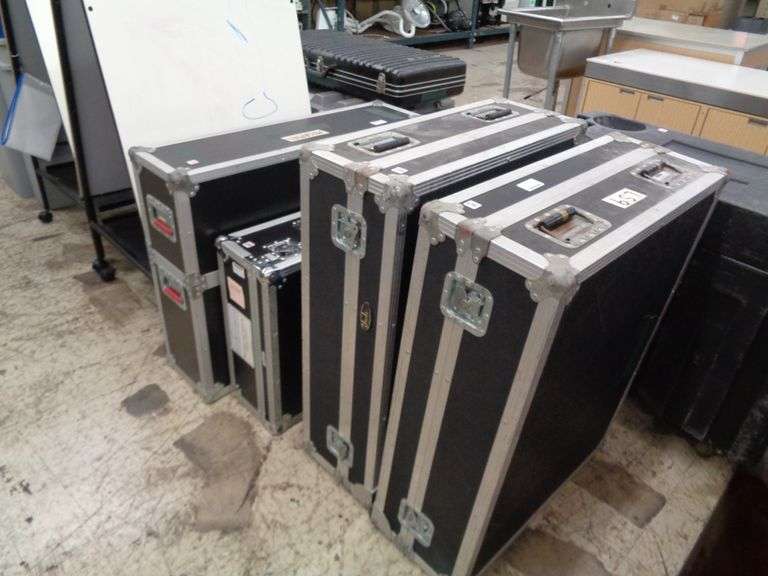 1 LOT-4 STAGE CASES - Matthews Auctioneers