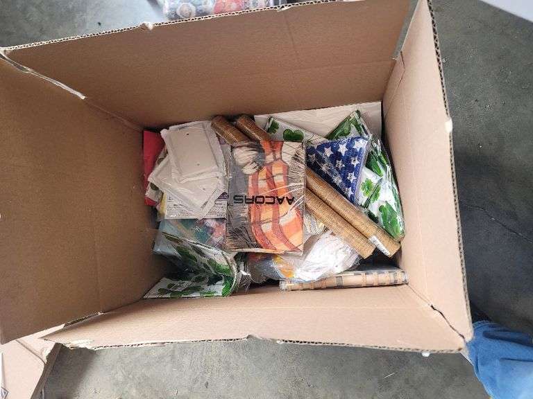 Group lot of Amazon surprise box - Matthews Auctioneers