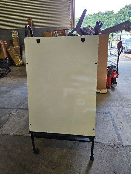 Wheasel Presentation Easel w/ Laminate Markerboard - Matthews Auctioneers