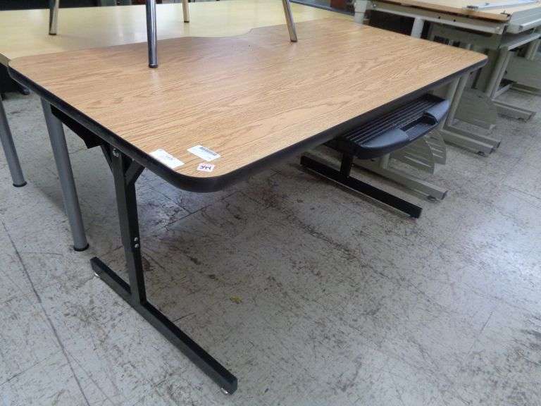 1 EACH-TABLE - Matthews Auctioneers