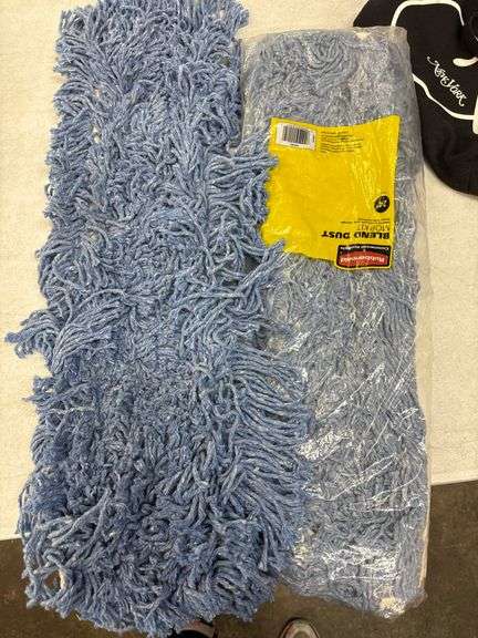 2 blend dust mop kit no handles - Matthews Auctioneers