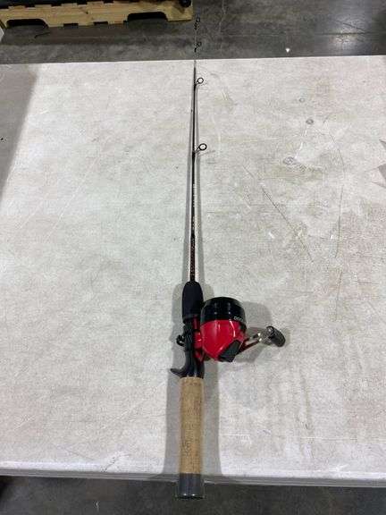 Shakespeare Ugly Stik Dock Runner Casting Combo - Matthews Auctioneers
