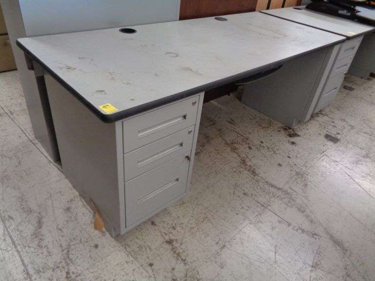 1 -DESK - Matthews Auctioneers