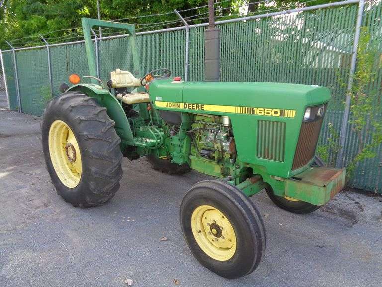 1 -JOHN DEERE TRACTOR MODEL 1650 - Matthews Auctioneers