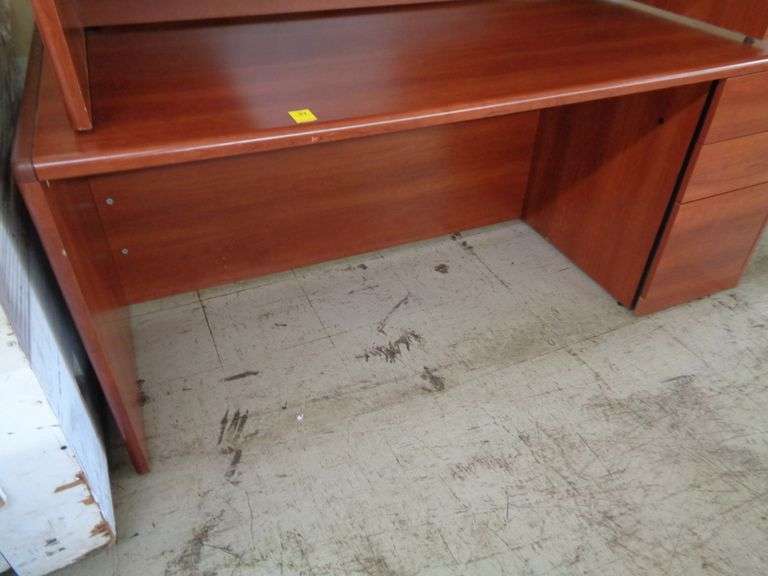 1 -DESK - Matthews Auctioneers
