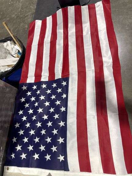 4 American Flags - Matthews Auctioneers