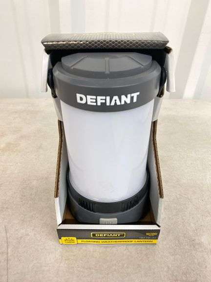 DEFIANT 700LM FLOATING WP LANTERN - Matthews Auctioneers