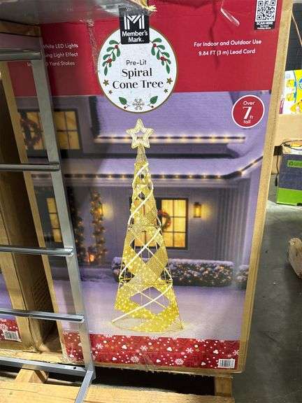 members mark pre lit spiral cone tree over 7 ft tall - Matthews Auctioneers