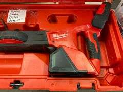 Milwaukee M12 Pipeline Locator Kit - Matthews Auctioneers