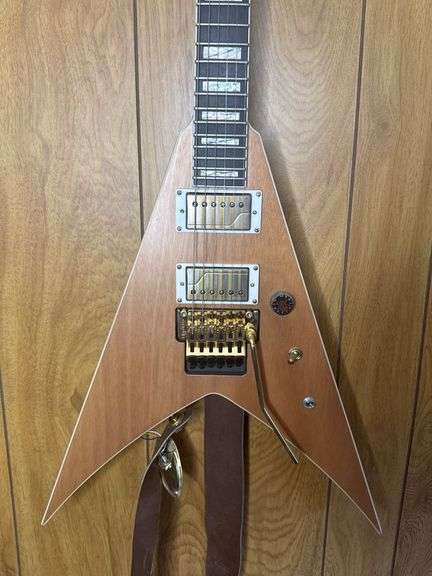 Jackson Flying V Electric Guitar - Matthews Auctioneers