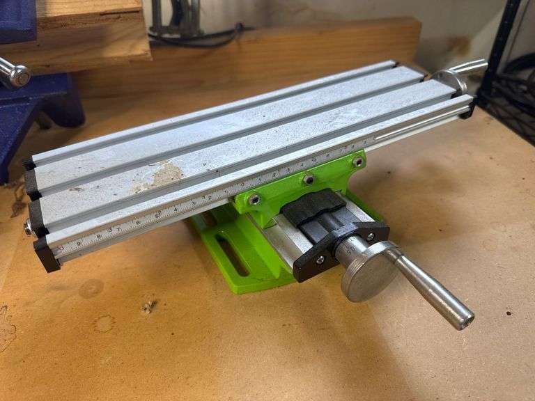 Mini Milling Machine XY Cross Slide Table - Matthews Auctioneers