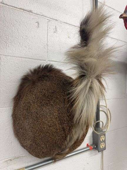 Whitetail Rear Mount - Matthews Auctioneers