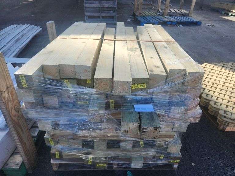 Pallet of short 4x4's - Matthews Auctioneers